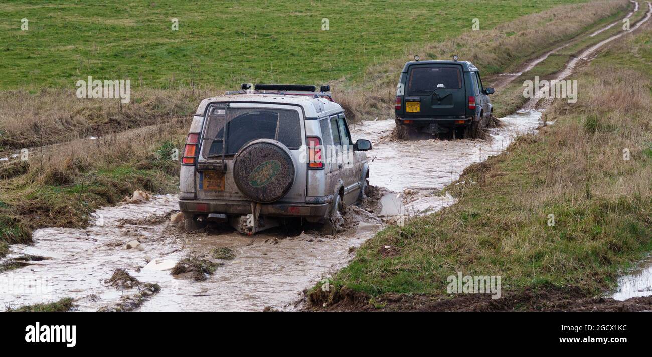 4x4 land rover discovery series II off roading, wading in deep water ...