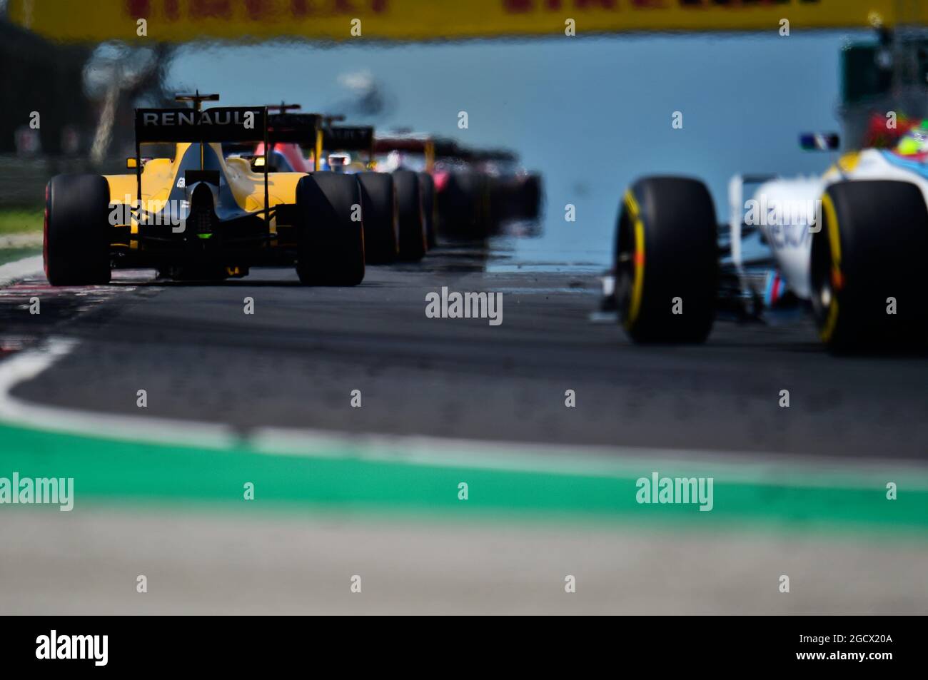 Kevin Magnussen (DEN) Renault Sport F1 Team RS16. Hungarian Grand Prix ...