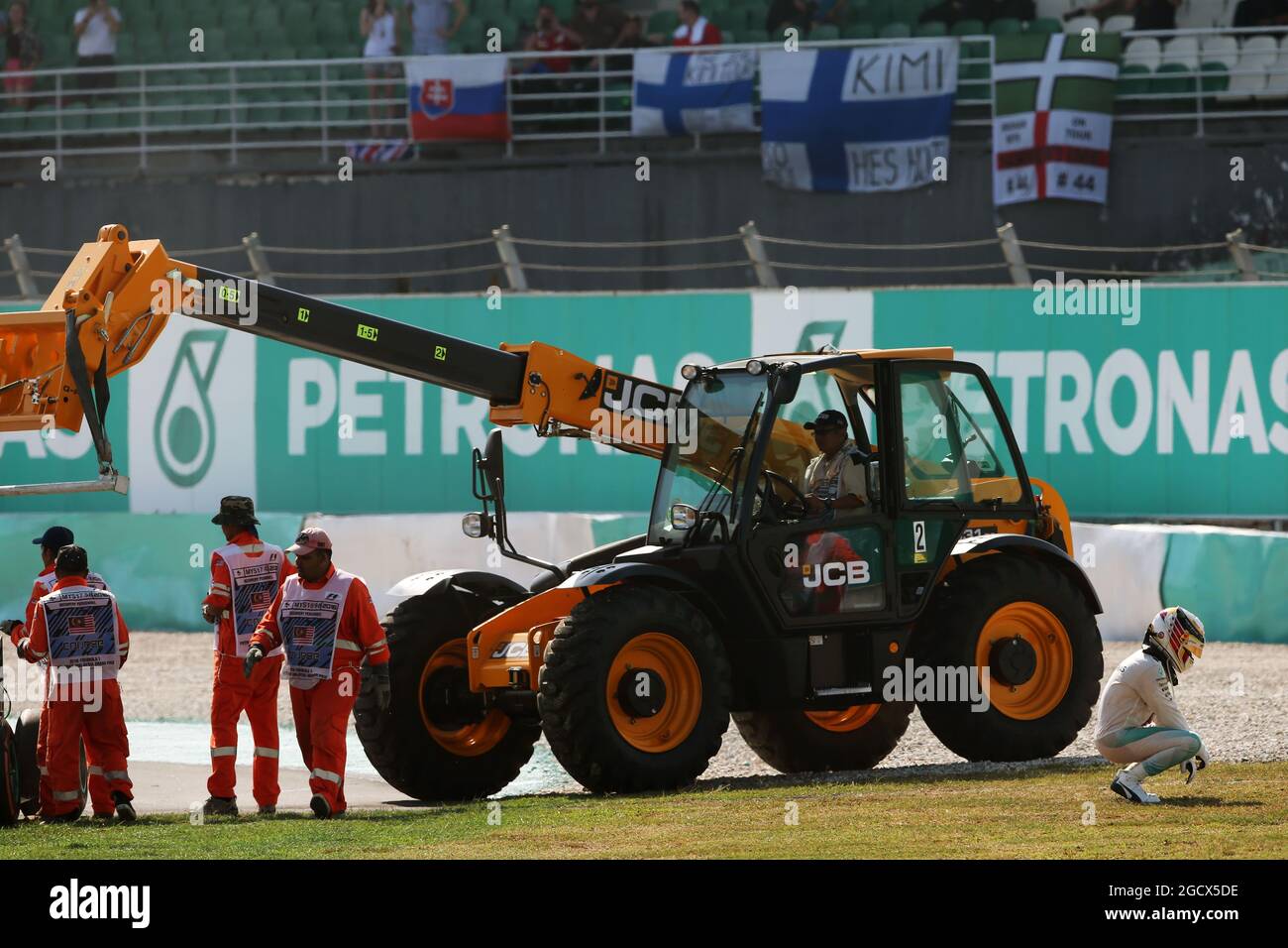 Lewis Hamilton (GBR) Mercedes AMG F1 W07 Hybrid retired from the race ...