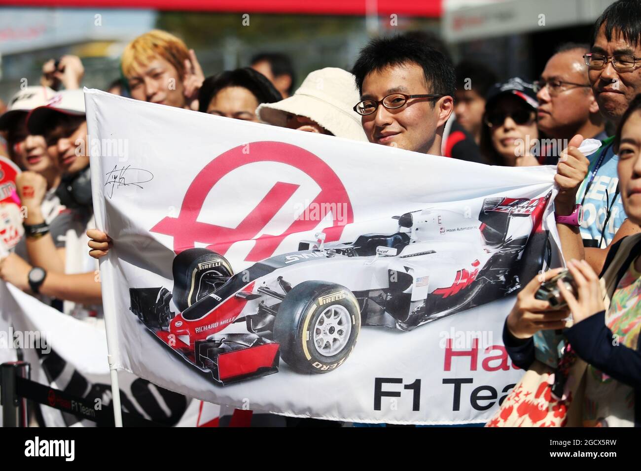 Haas F1 Team fan. Japanese Grand Prix, Thursday 6th October 2016 ...