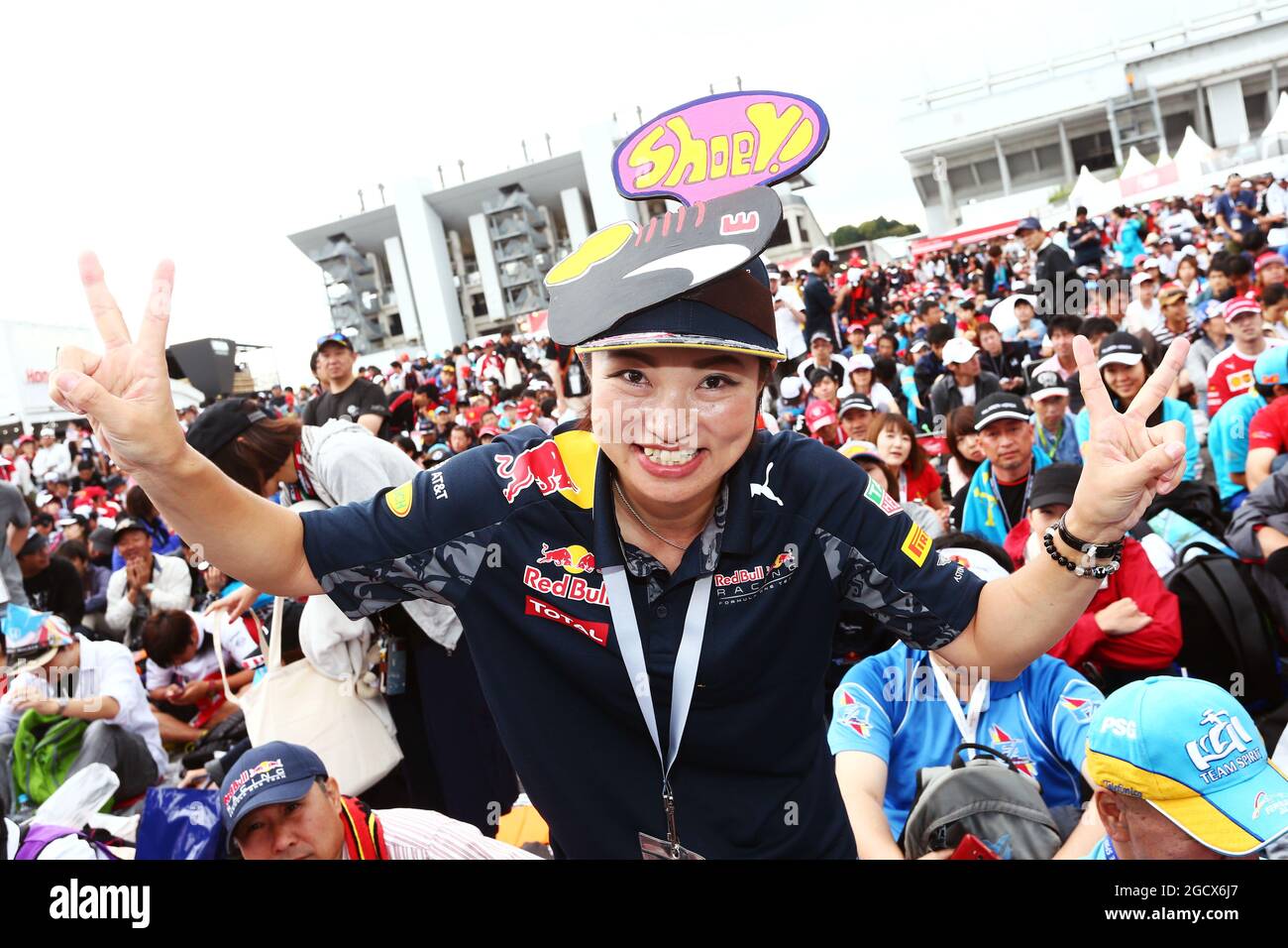 Red bull racing a fan hi-res stock photography and images - Alamy