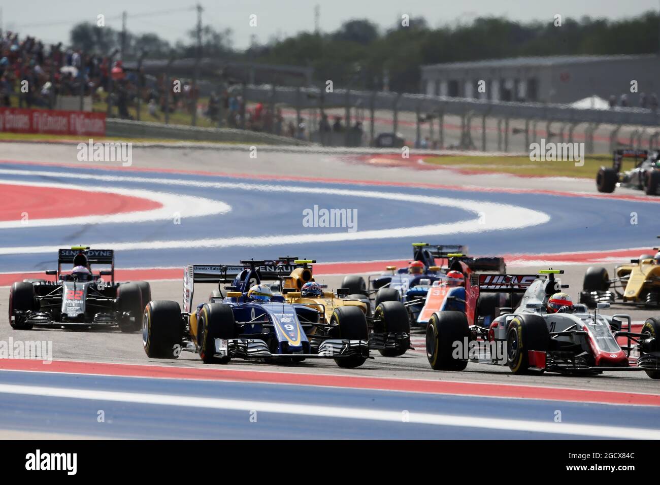 Marcus Ericsson (SWE) Sauber C35 at the start of the race. United ...