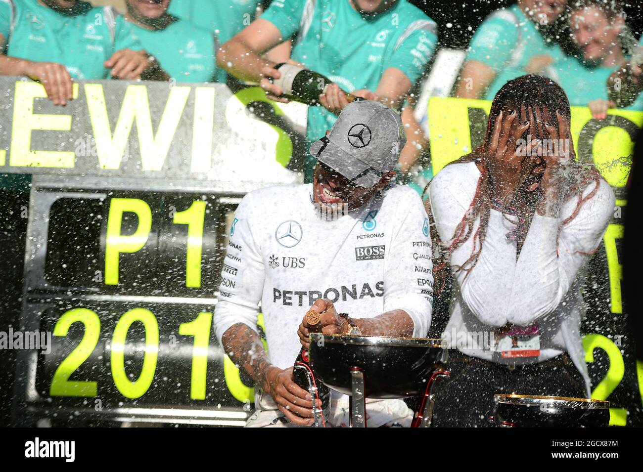 Race winner Lewis Hamilton (GBR) Mercedes AMG F1 celebrates with Venus ...