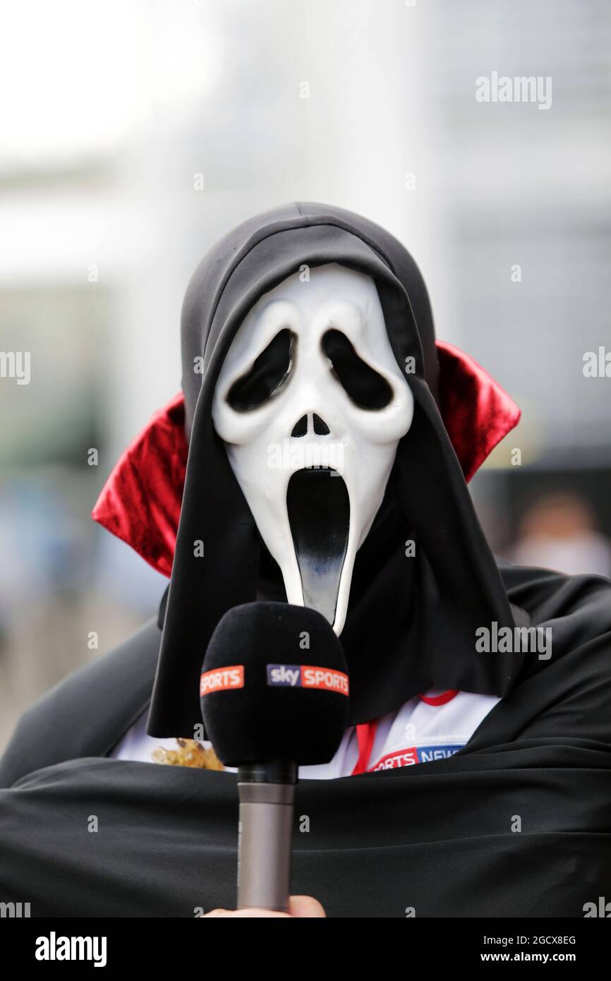 Sports reporter hi-res stock photography and images - Alamy