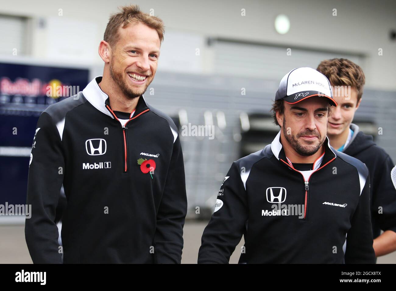 (L to R): Jenson Button (GBR) McLaren with Fernando Alonso (ESP ...