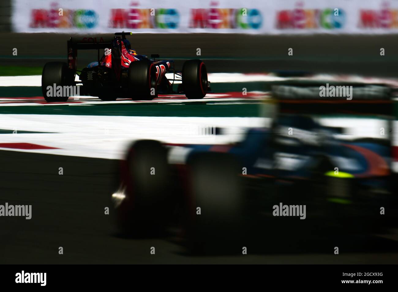 Carlos Sainz Jr (ESP) Scuderia Toro Rosso STR11. Mexican Grand Prix ...