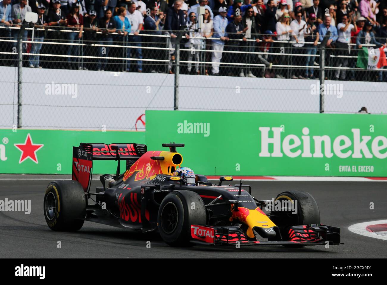 Daniel Ricciardo (AUS) Red Bull Racing RB12 waves to the crowd at the ...