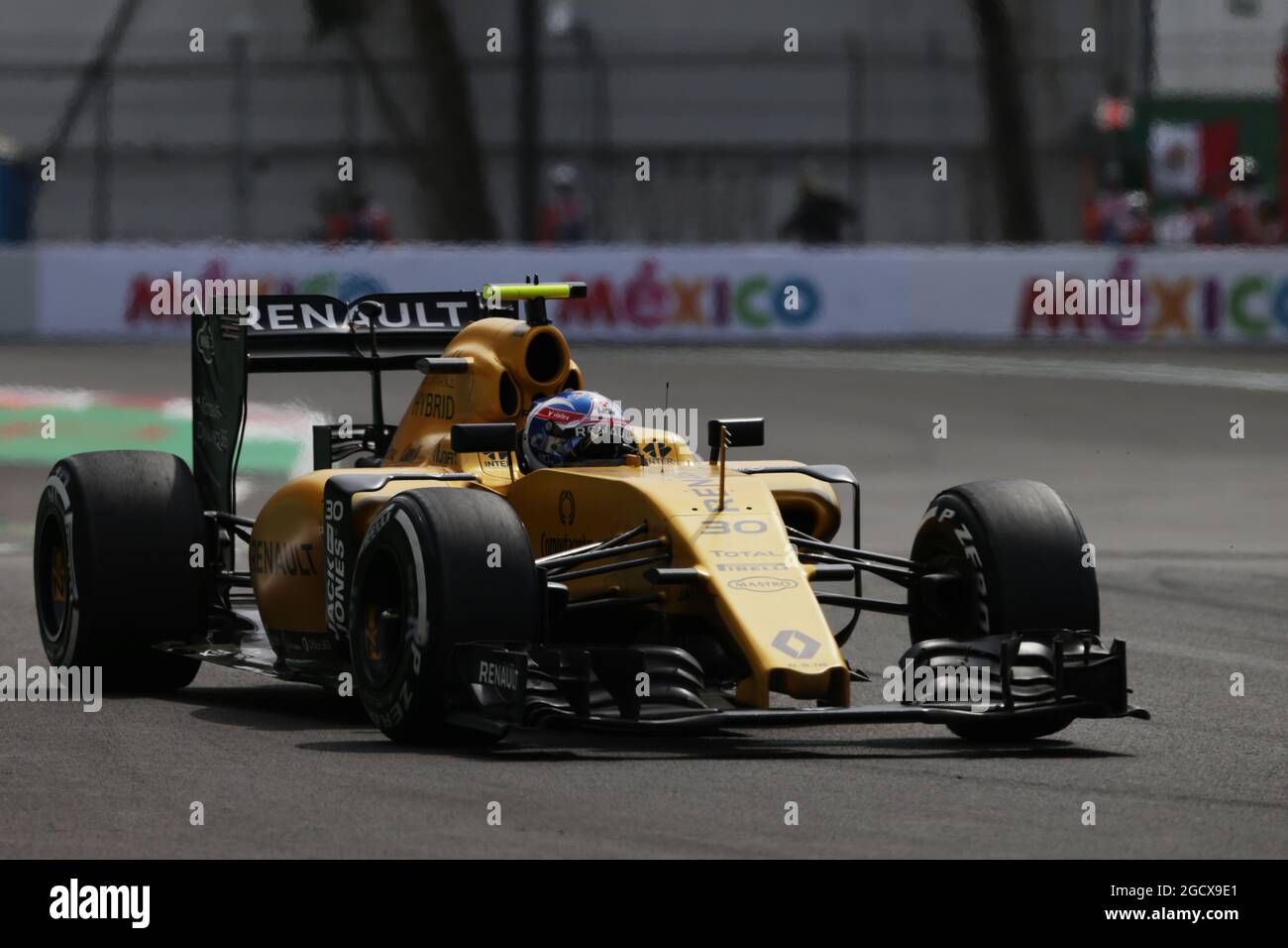 Jolyon Palmer (GBR) Renault Sport F1 Team RS16. Mexican Grand Prix ...