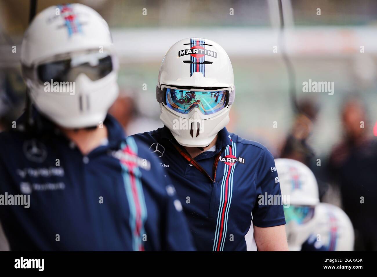 Williams f1 mechanics hi-res stock photography and images - Alamy