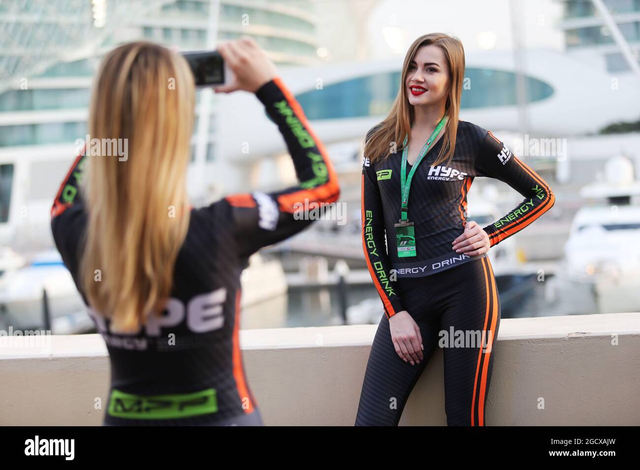 F1 girls hi-res stock photography and images - Alamy