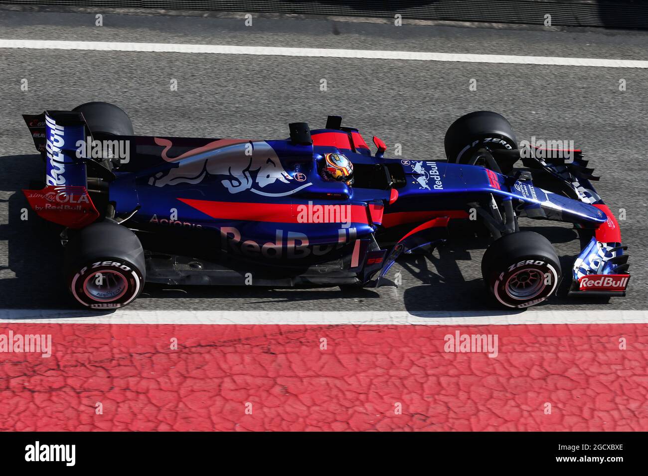 Carlos Sainz Jr (ESP) Scuderia Toro Rosso STR12. Formula One Testing ...