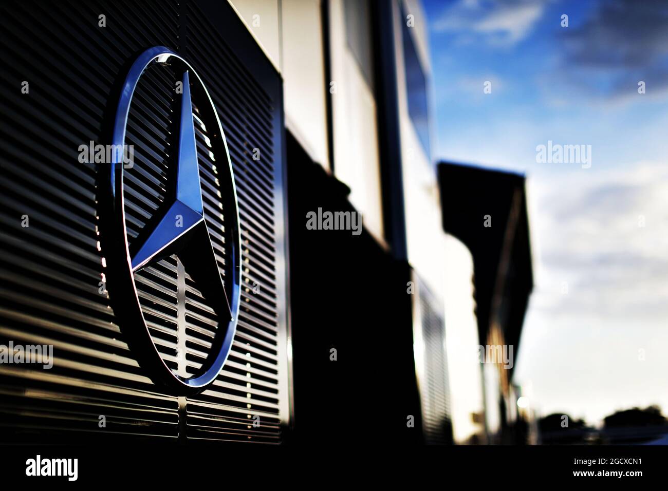 Mercedes formula 1 logo hi-res stock photography and images - Alamy