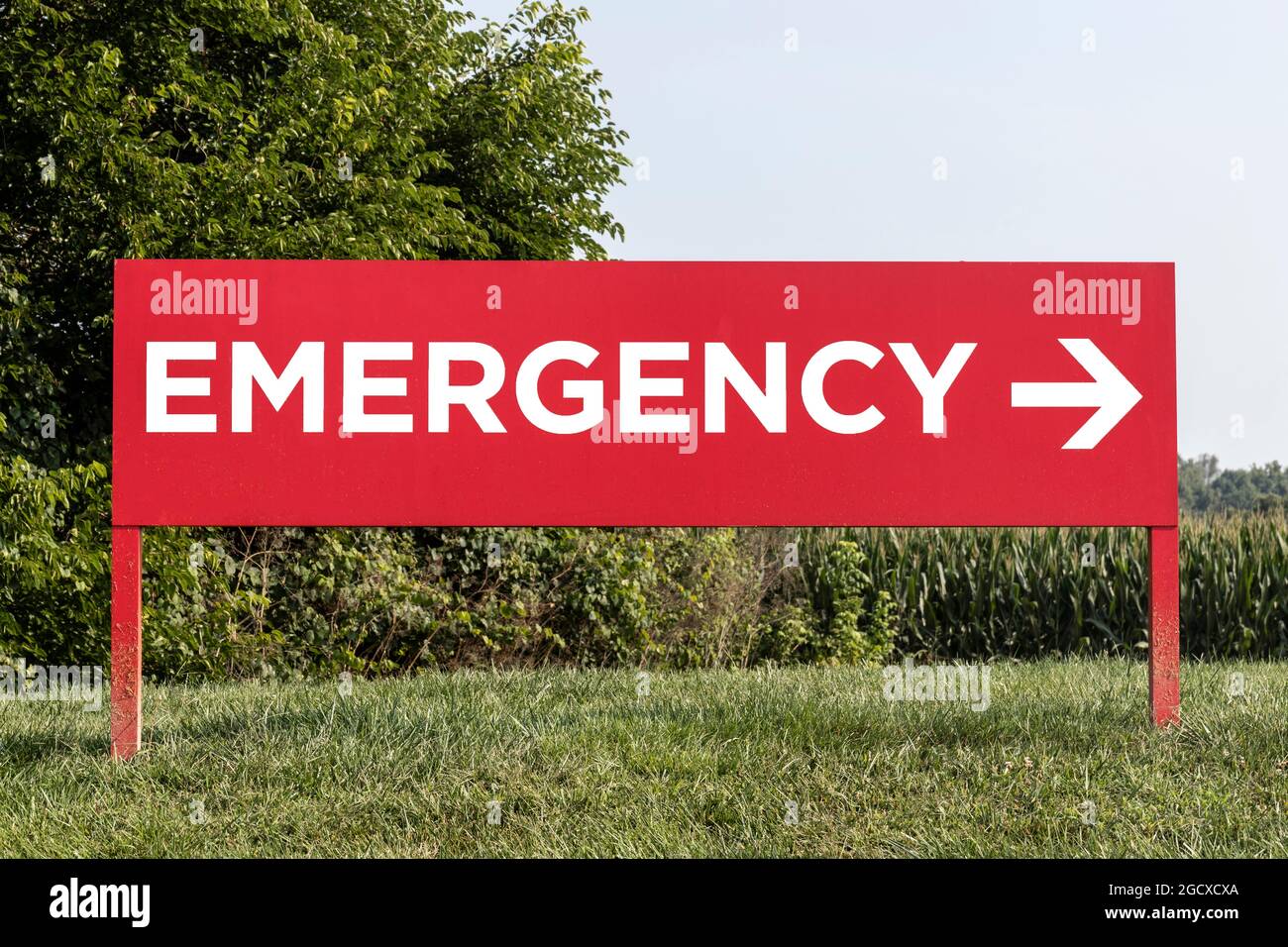 Hospital emergency sign in red hi-res stock photography and images - Alamy