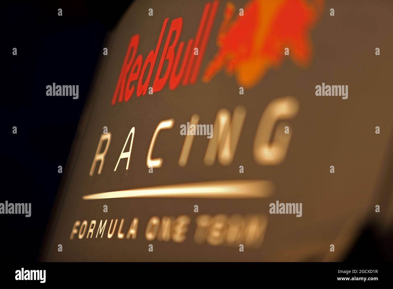 Red bull racing logo hi-res stock photography and images - Alamy