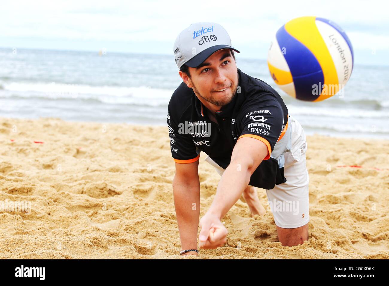 Sahara force india f1 plays volleyball on brighton beach hi-res stock ...