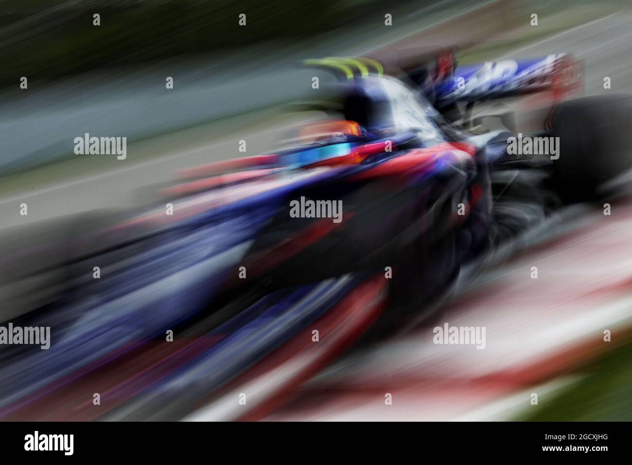 Carlos Sainz Jr (ESP) Scuderia Toro Rosso STR12. Canadian Grand Prix ...