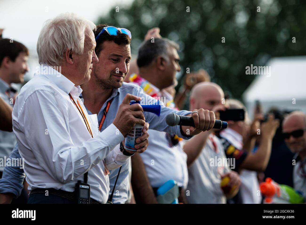 Charlie Whiting (GBR) FIA Delegate and Will Buxton (GBR) NBC Sports ...