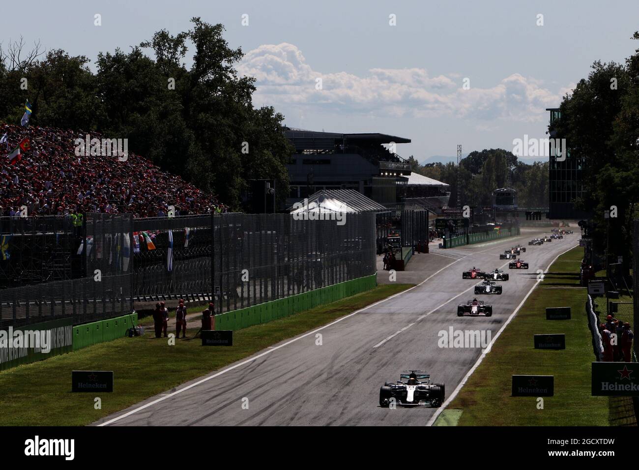 Mercedes amg f1 w08 di lewis hamilton hi-res stock photography and ...