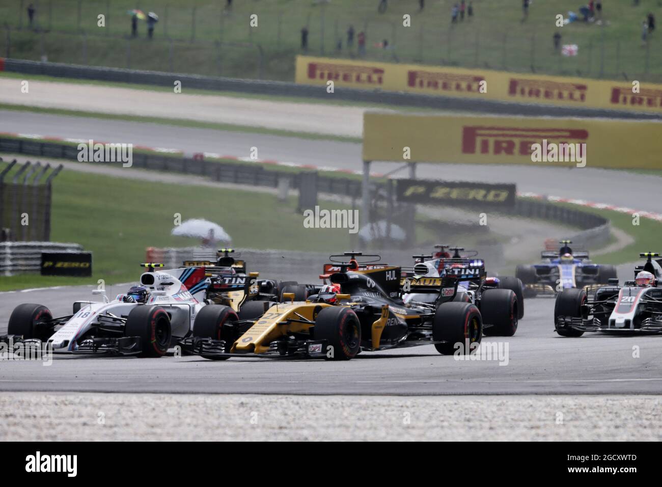 Nico Hulkenberg (GER) Renault Sport F1 Team RS17 at the start of the ...