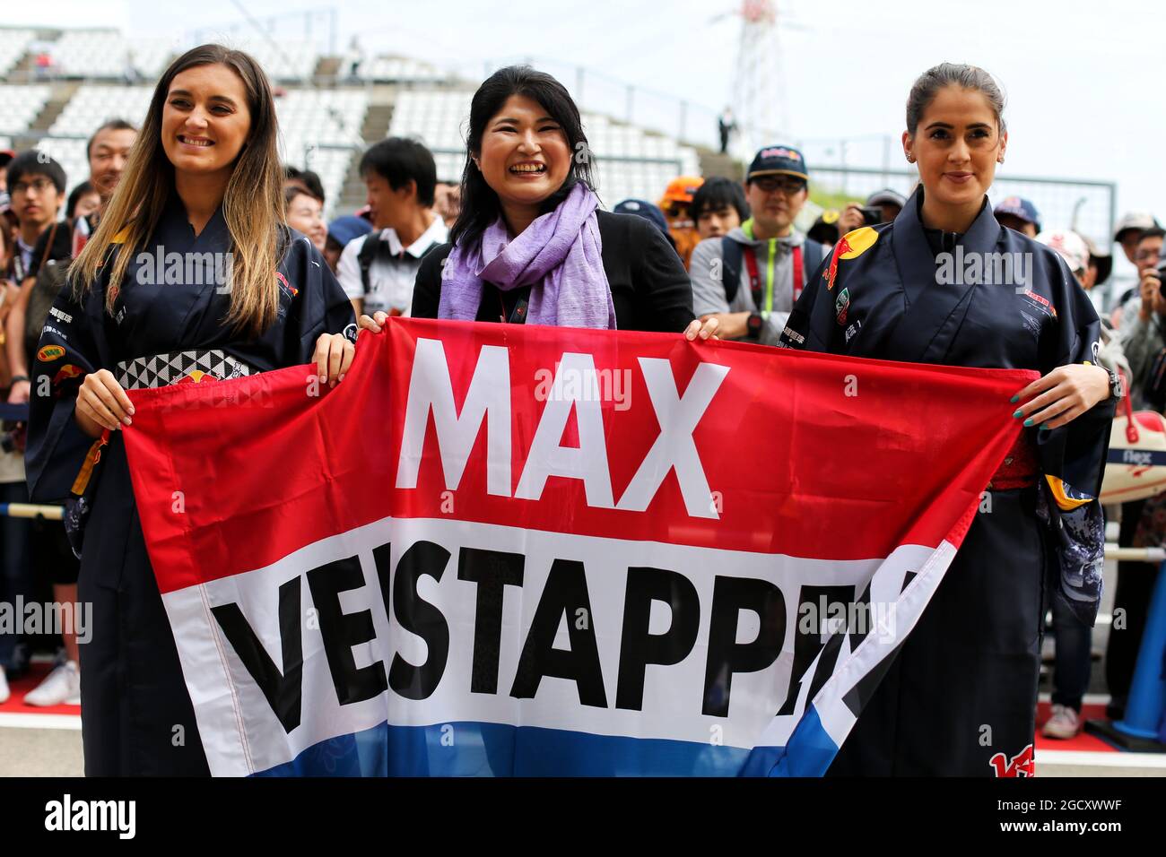 Max Verstappen (NLD) Red Bull Racing fans. Japanese Grand Prix ...