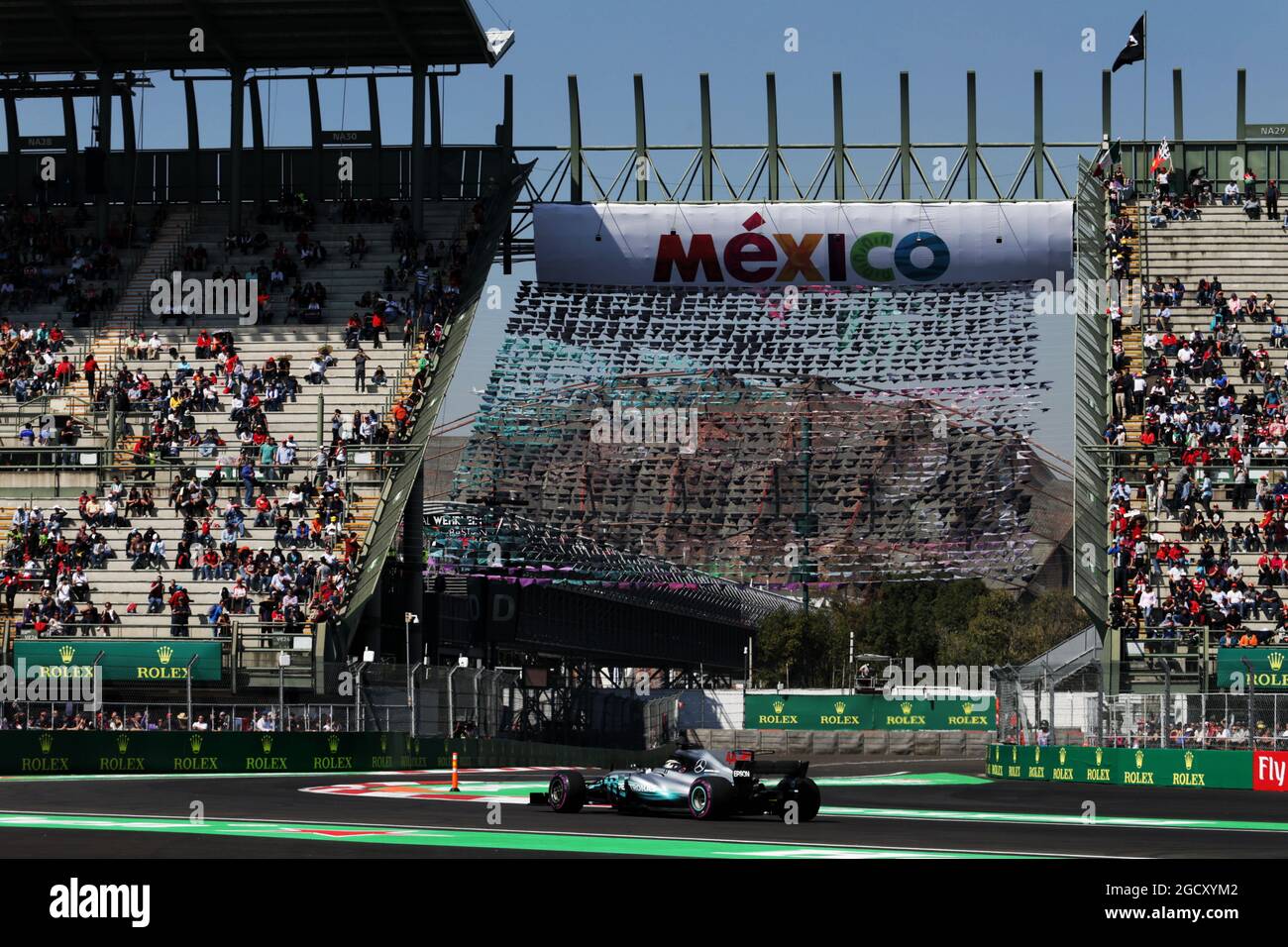 Lewis Hamilton (GBR) Mercedes AMG F1 W08. Mexican Grand Prix, Friday ...