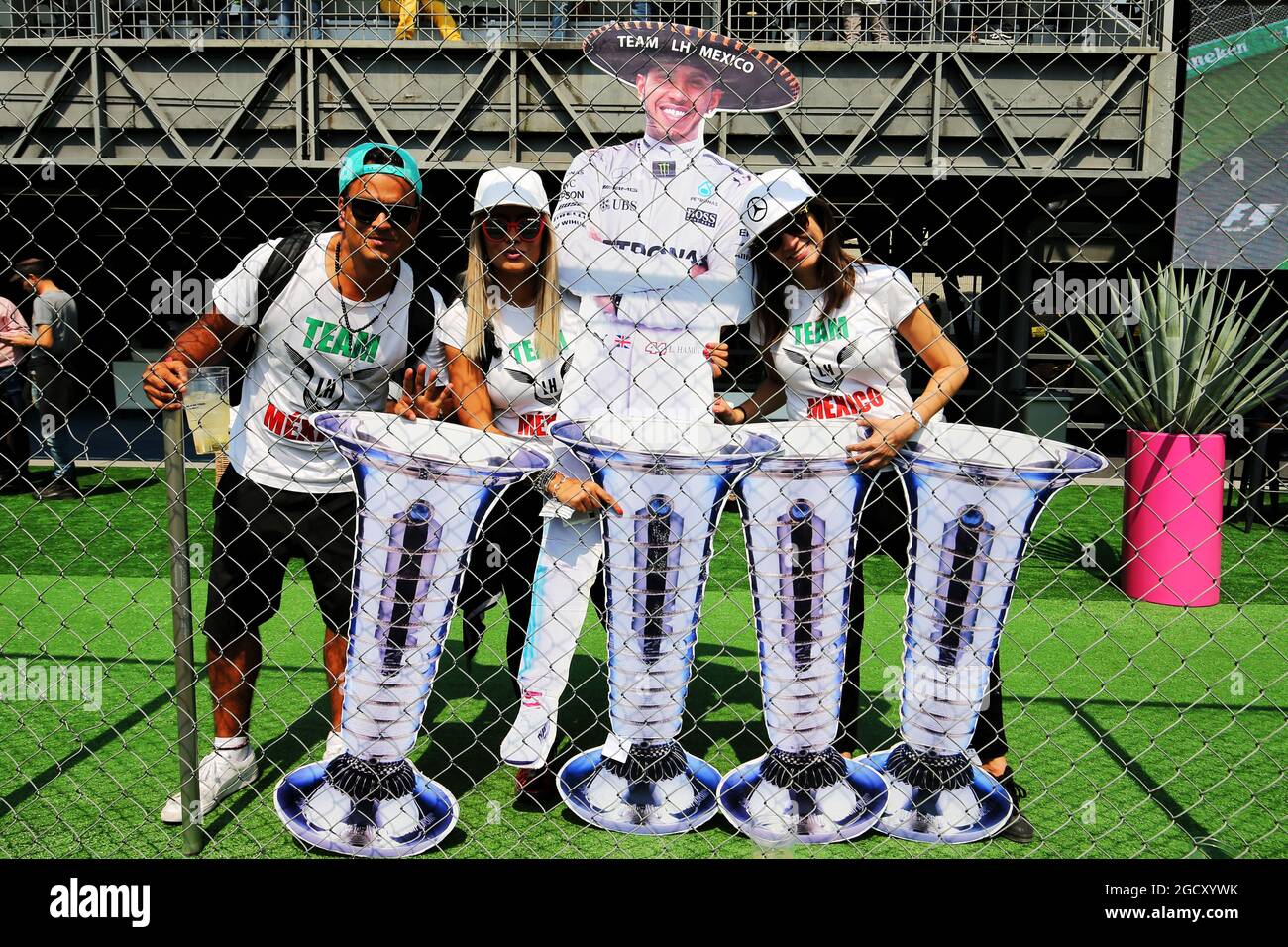 Fans of Lewis Hamilton (GBR) Mercedes AMG F1. Mexican Grand Prix ...