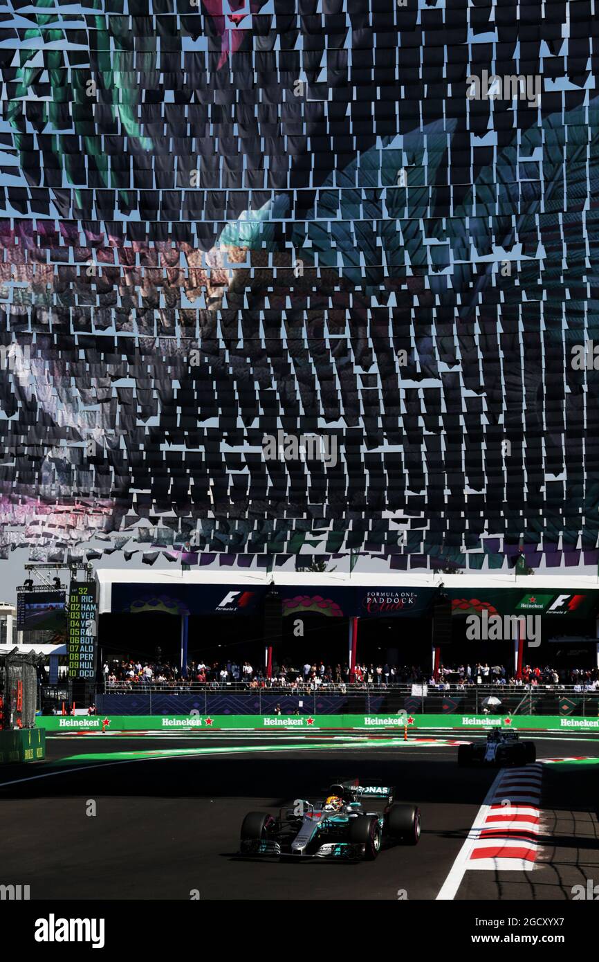 Lewis Hamilton (GBR) Mercedes AMG F1 W08. Mexican Grand Prix, Friday ...