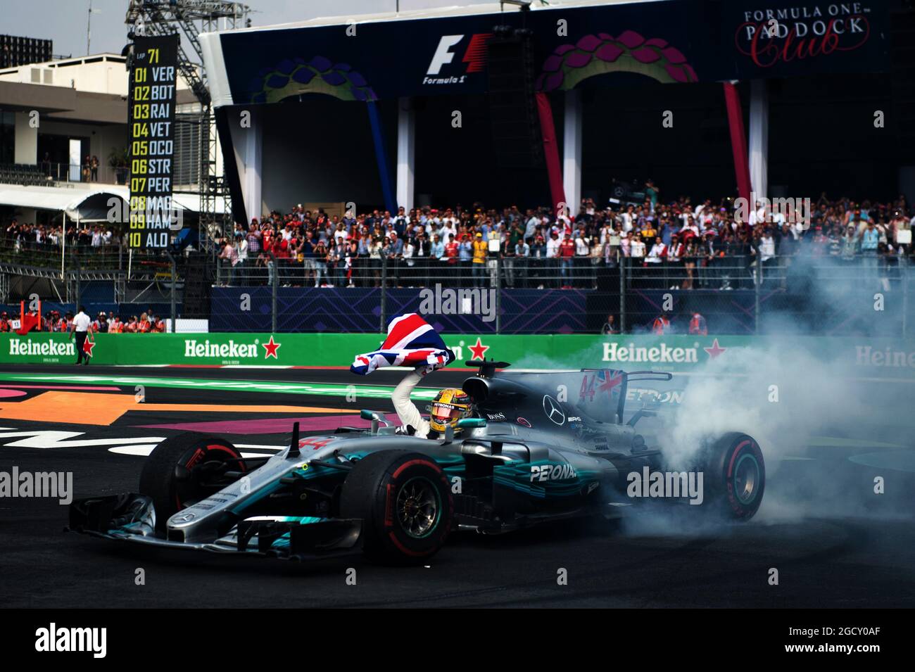 Mercedes amg f1 w08 celebrates in parc ferme hi-res stock photography ...