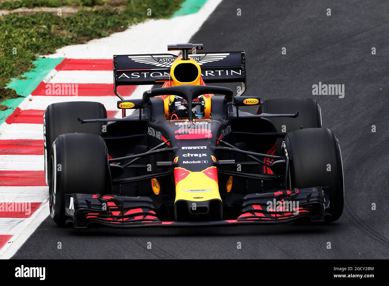 Daniel Ricciardo (AUS) Red Bull Racing RB14. Formula One Testing, Day 1 ...