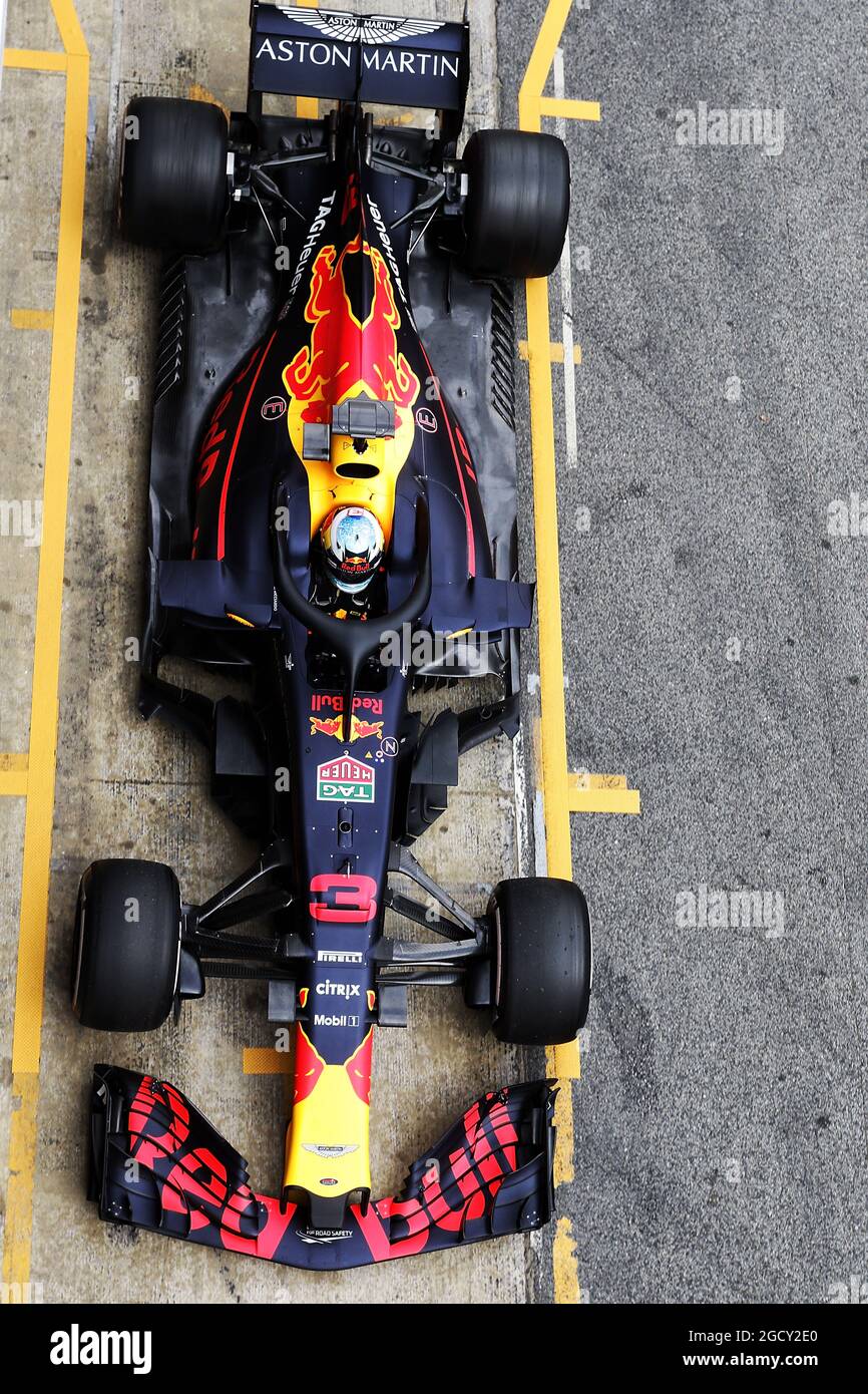 Daniel Ricciardo (AUS) Red Bull Racing RB14. Formula One Testing, Day 1 ...