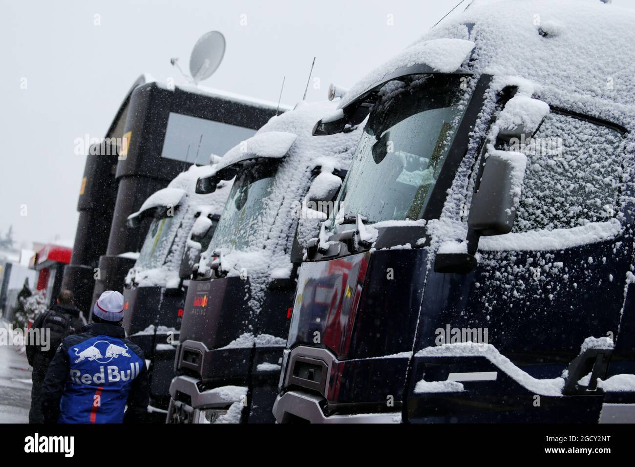 Red bull racing trucks snow hi-res stock photography and images - Alamy