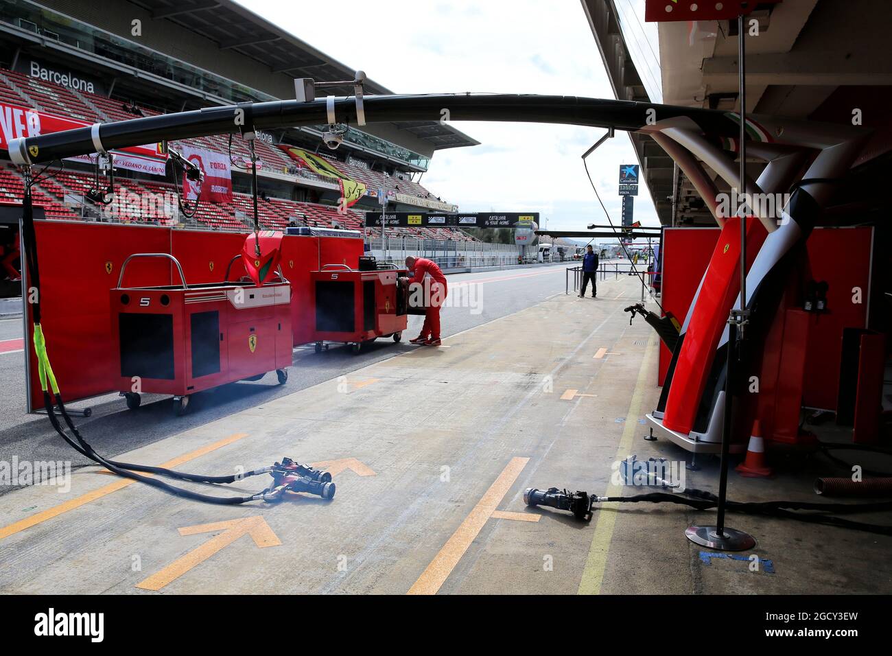 Ferrari f1 garage hi-res stock photography and images - Alamy