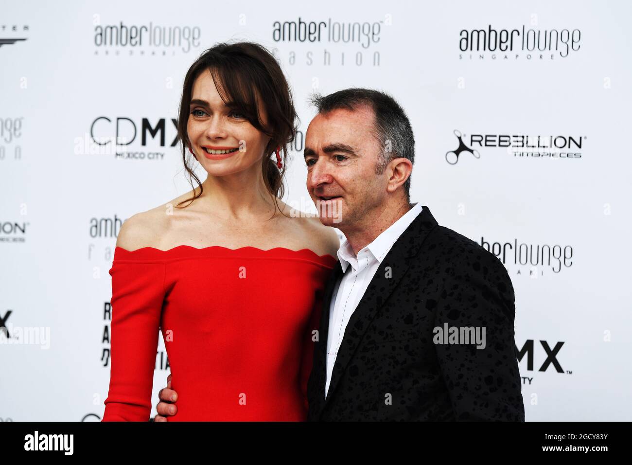 Paddy Lowe (GBR) Williams Chief Technical Officer with his wife Anna ...