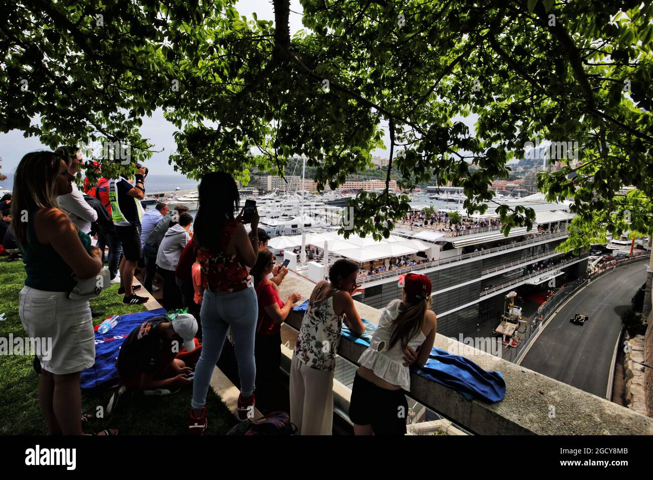 Carlos Sainz Jr (ESP) Renault Sport F1 Team RS18. Monaco Grand Prix ...