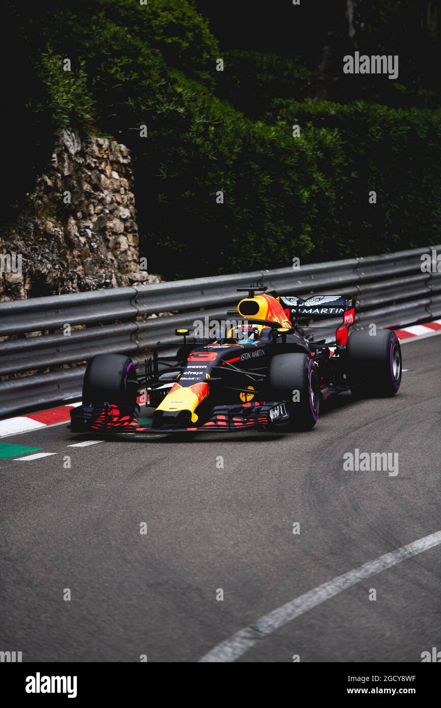Daniel Ricciardo (AUS) Red Bull Racing RB14. Monaco Grand Prix, Sunday ...