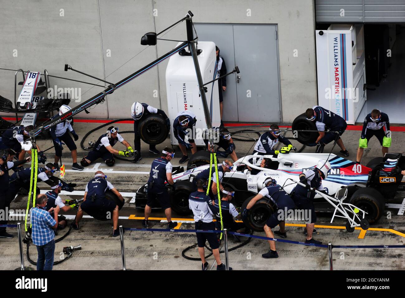 Williams practices a pit stop. Austrian Grand Prix, Friday 29th June ...