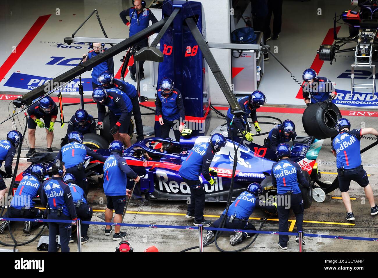 Scuderia toro rosso practices a pit stop hi-res stock photography and ...