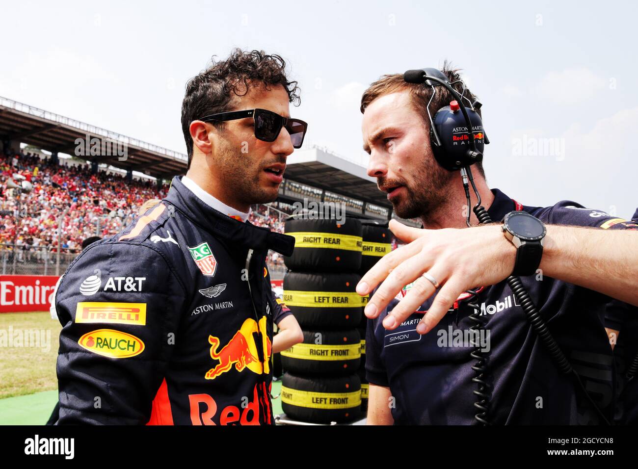Red bull racing engineer on grid hi-res stock photography and images - Alamy