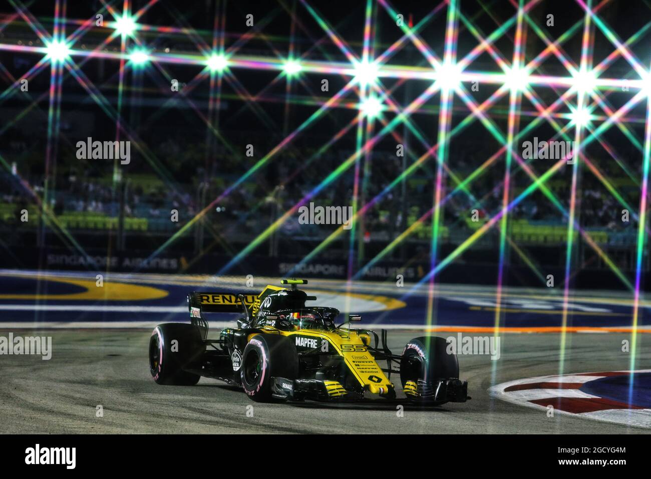 Carlos Sainz Jr (ESP) Renault Sport F1 Team RS18. Singapore Grand Prix ...