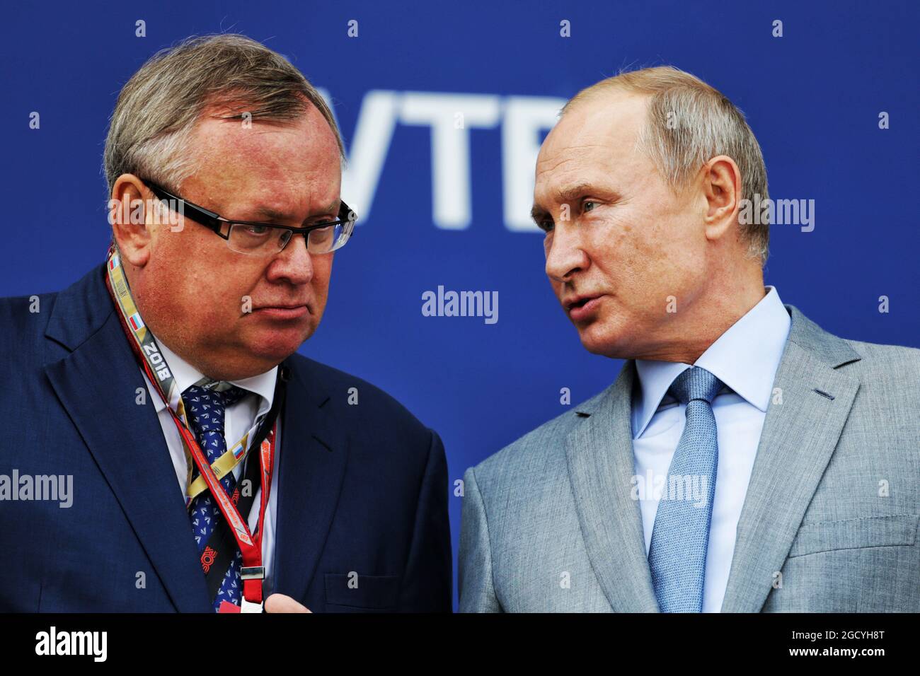 The podium vladimir putin hi-res stock photography and images - Alamy