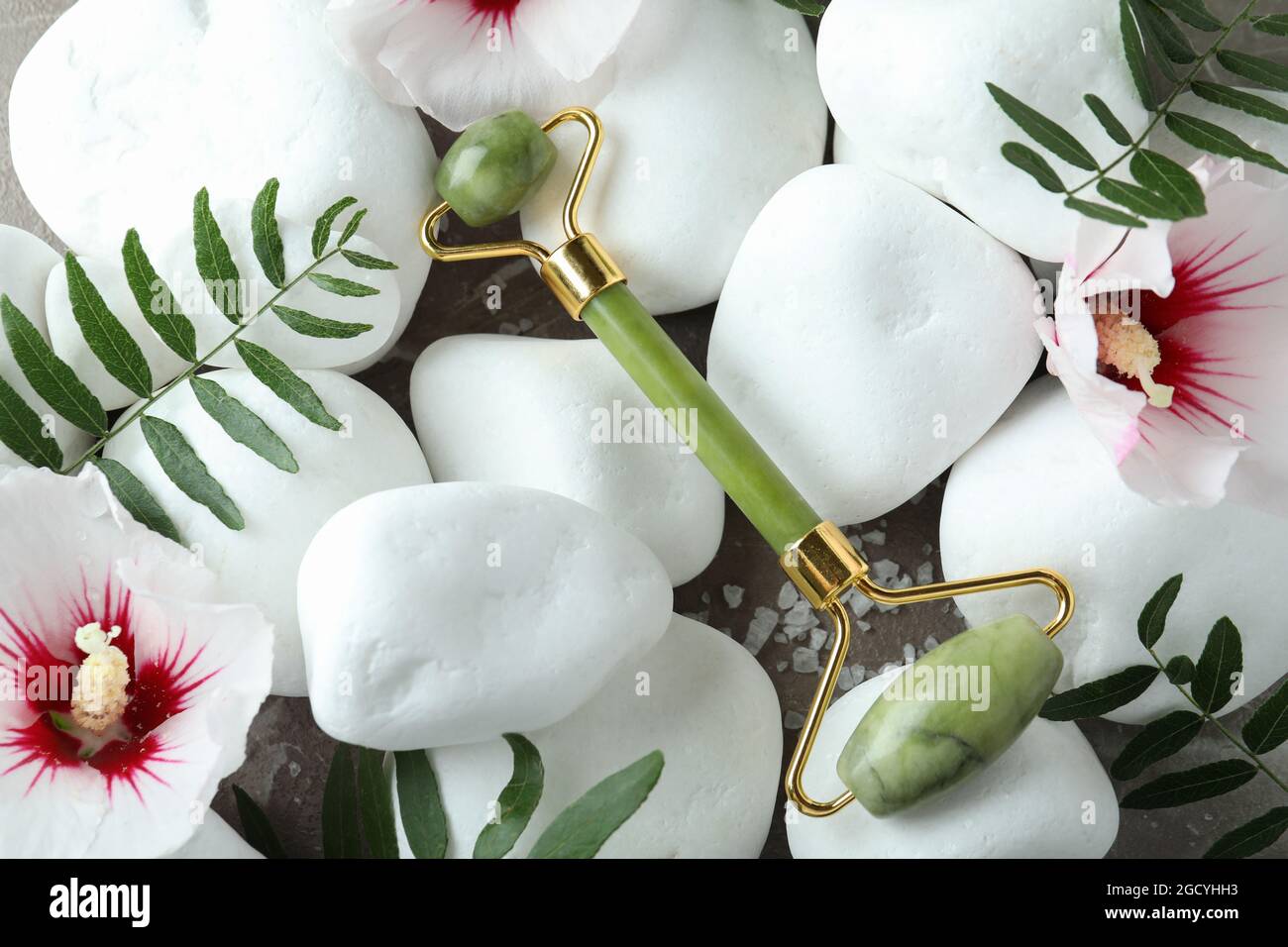 Lifting stones hi-res stock photography and images - Alamy