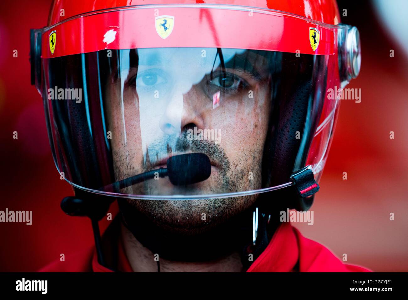 Ferrari mechanic practices a pit stop hi-res stock photography and ...