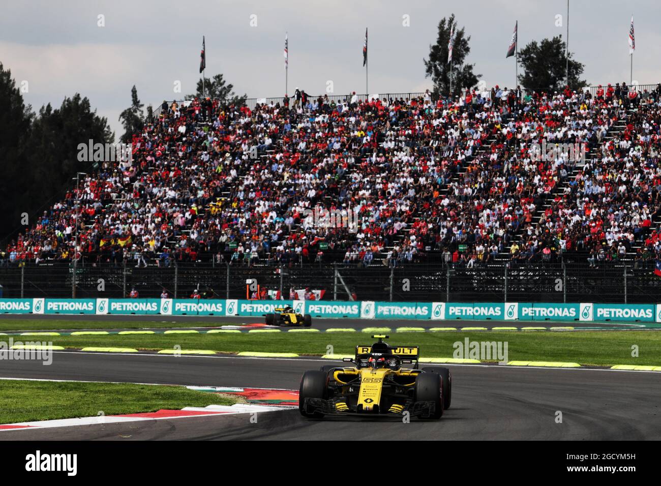 Carlos Sainz Jr (ESP) Renault Sport F1 Team RS18. Mexican Grand Prix ...