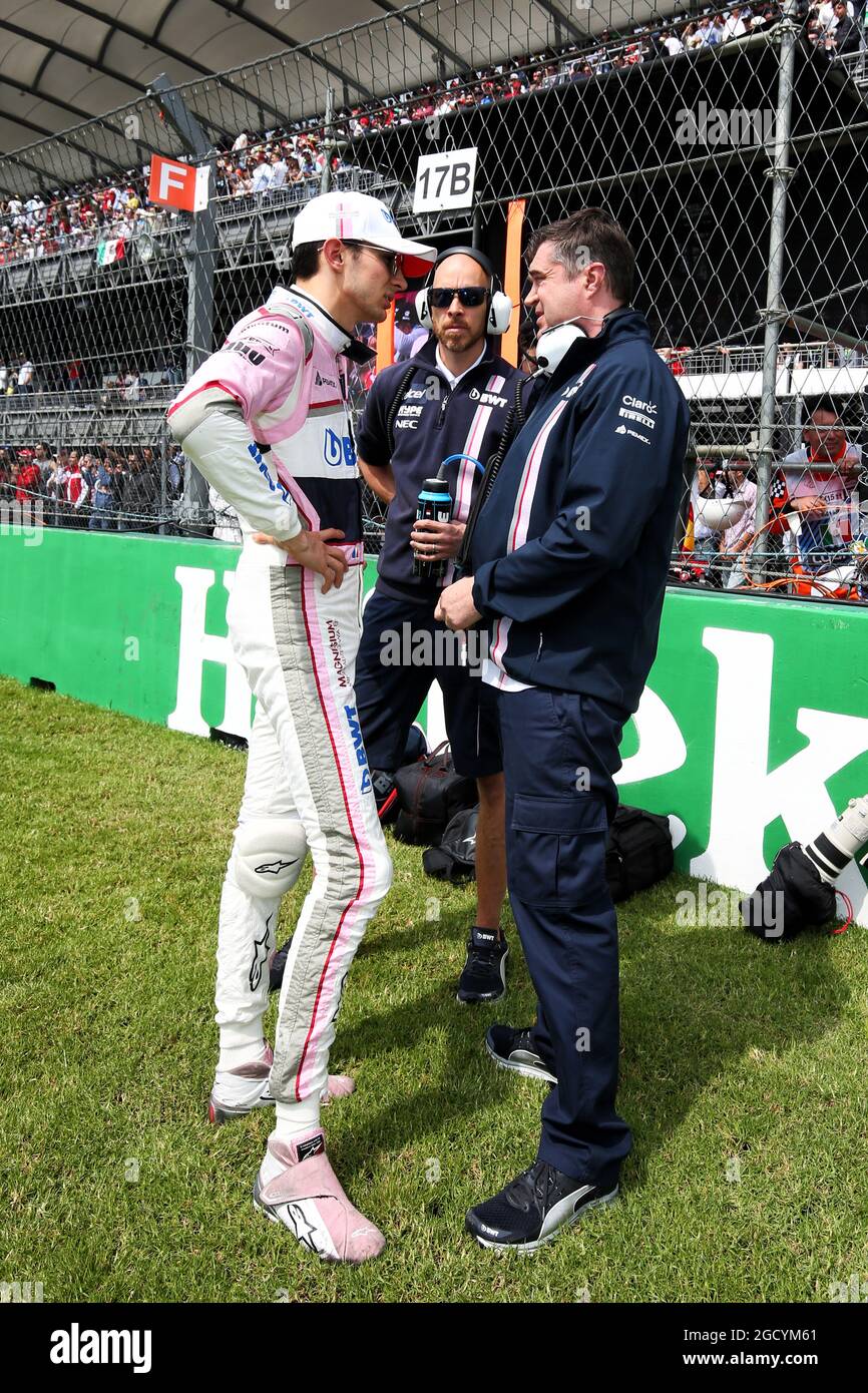 Racing point f1 team race engineer hi-res stock photography and images ...