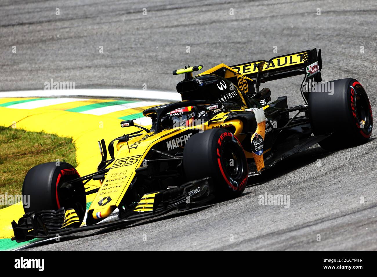 Carlos Sainz Jr (ESP) Renault Sport F1 Team RS18. Brazilian Grand Prix, Friday 9th November 2018 ...