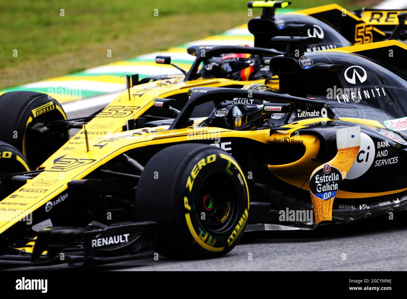 Renault sport f1 team rs18 battle for position hi-res stock photography ...