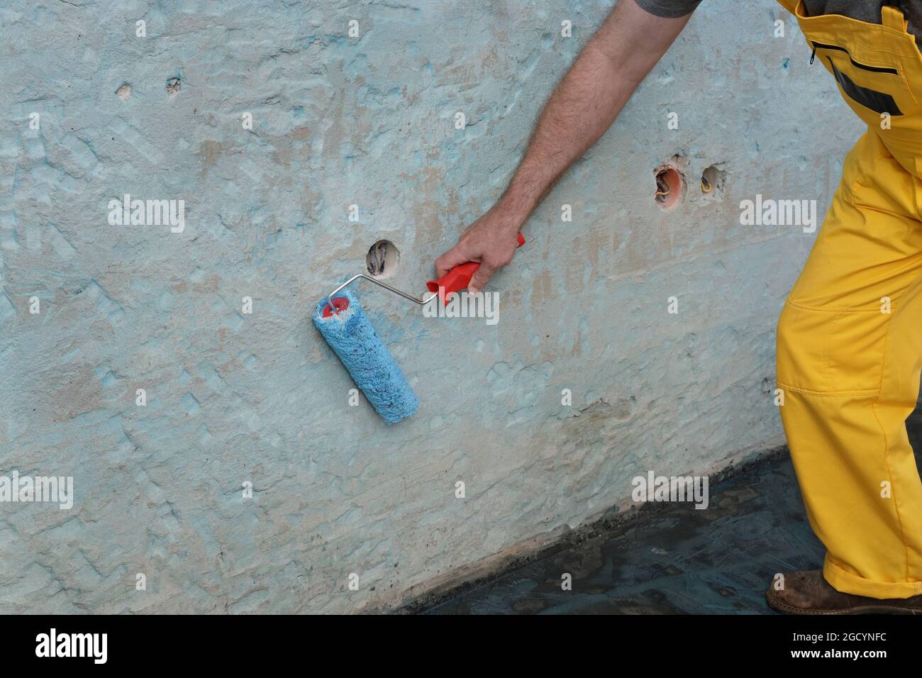 Adhesion paint repair concrete wall hi-res stock photography and images ...