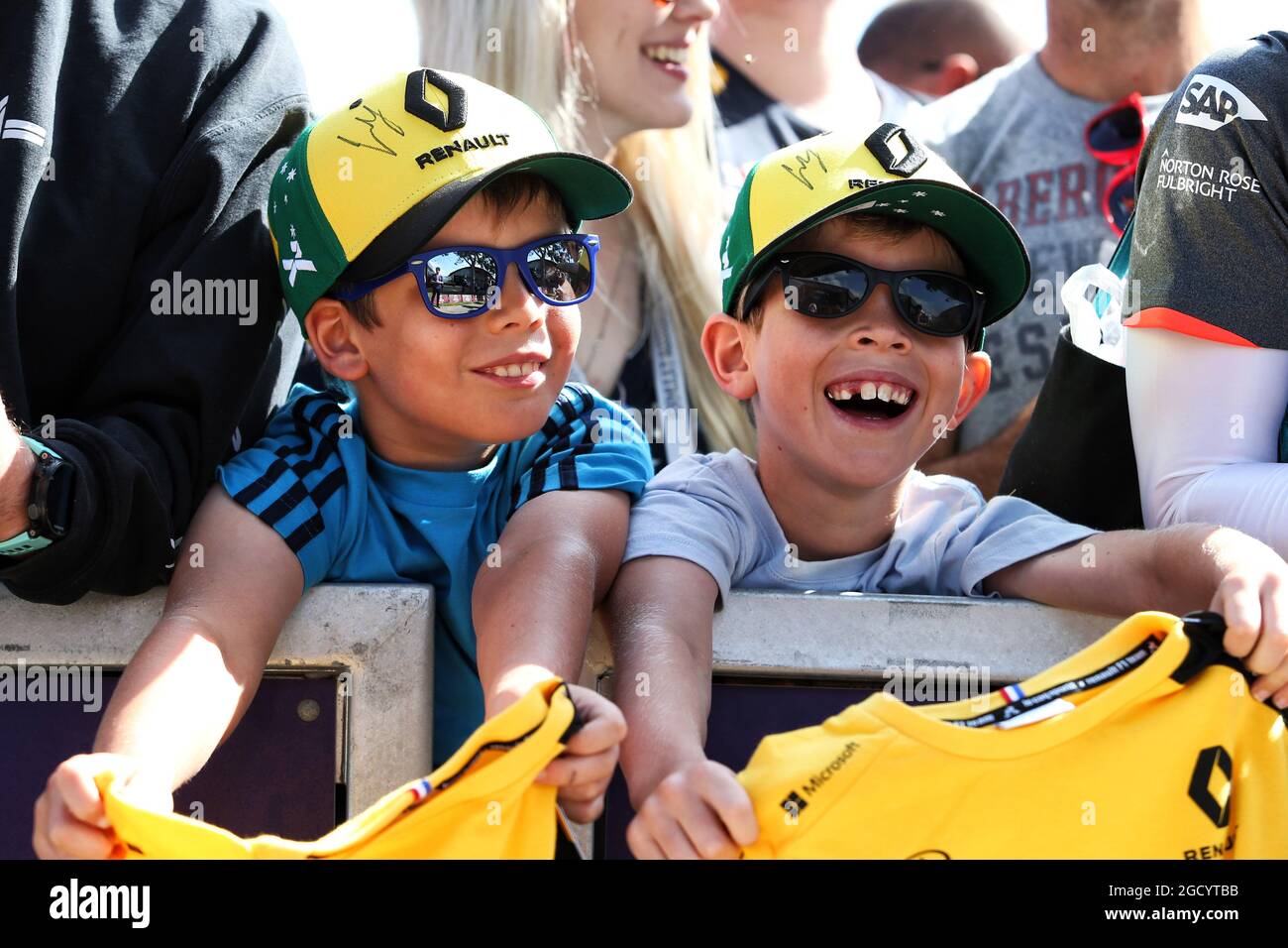 Young Renault F1 Team fans. Australian Grand Prix, Thursday 14th March ...