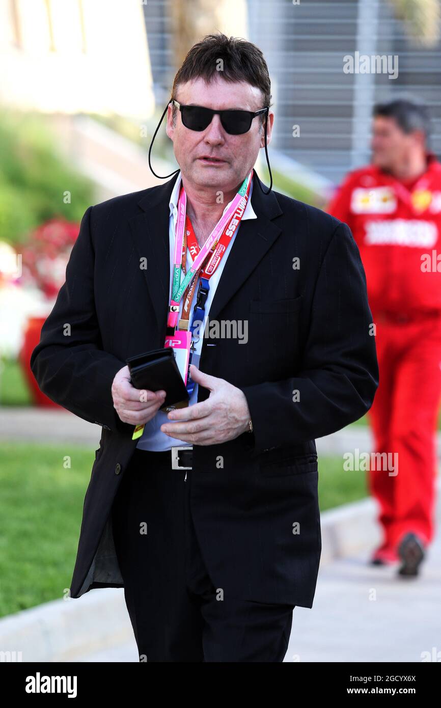 Portrait of snooker player hi-res stock photography and images - Alamy