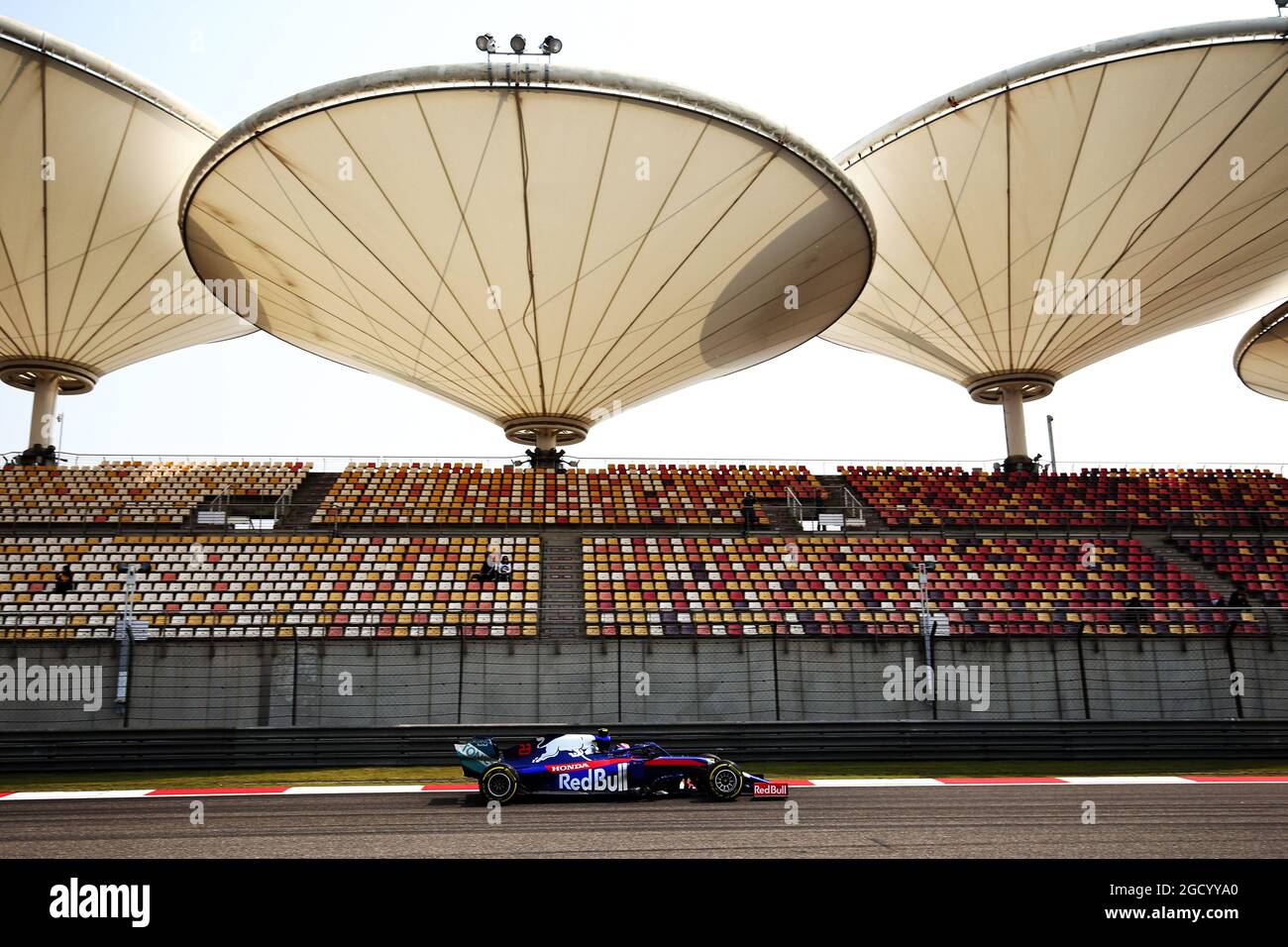 Alexander Albon (THA) Scuderia Toro Rosso STR14. Chinese Grand Prix ...